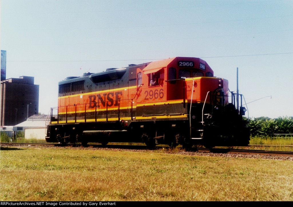 BNSF GP39V #2966